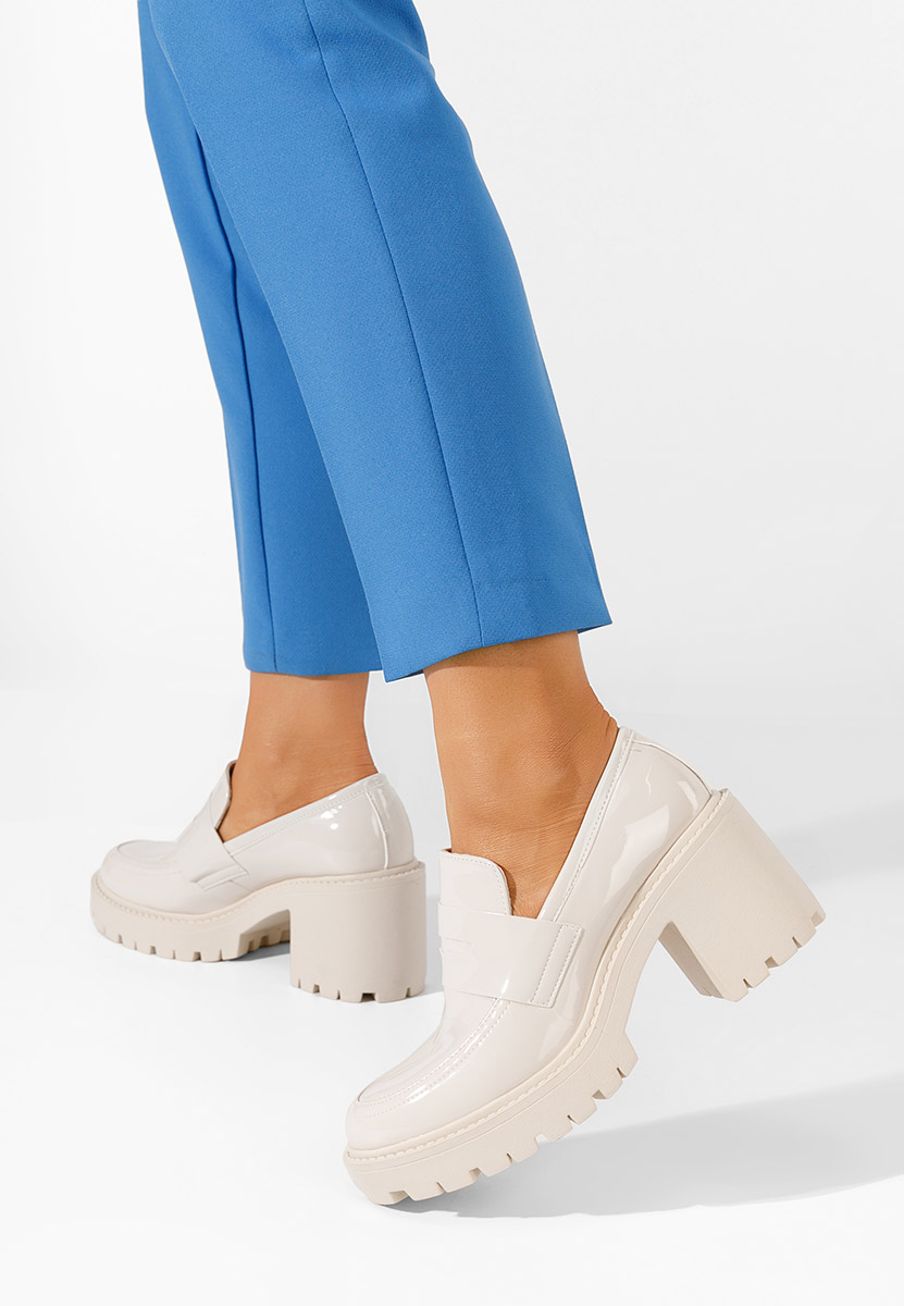 Μοκασίνια με τακουνι Sateia μπεζ Zapatos